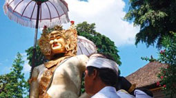 O Oh Odalan – Bali’s Most Beautiful ( Temple Ceremony ) - NOW! Bali