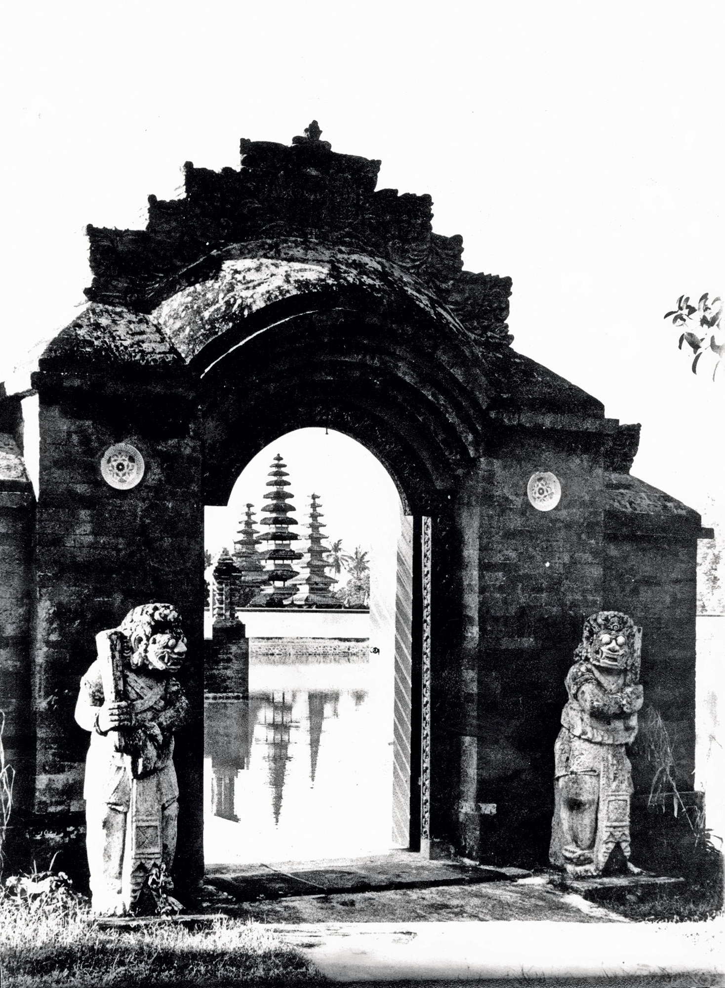 Water Palaces in the Age of Rajas - NOW! Bali