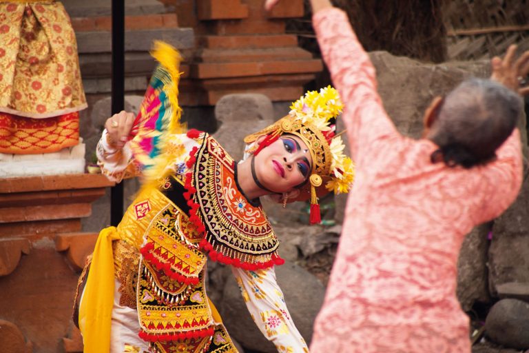 Balinese Dance || The Sacred Gandrung Trance Dance