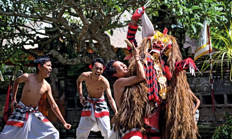 The Barong And Keris Dance of Batubulan - NOW! Bali