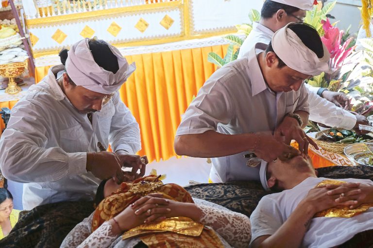 Metatah : A Balinese Teeth Filing Done with Style - NOW! Bali