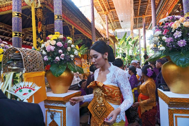 Metatah : A Balinese Teeth Filing Done with Style - NOW! Bali