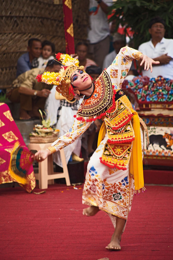The Gandrung Dance: A Java-Bali Cultural Connection - NOW! Bali