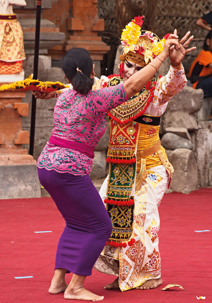 The Gandrung Dance: A Java-Bali Cultural Connection - NOW! Bali