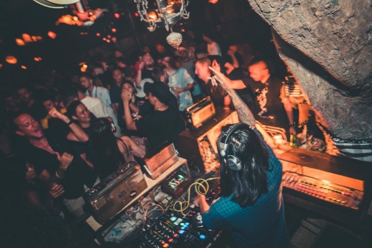 Where to Party in Bali Long into the Night - NOW! Bali