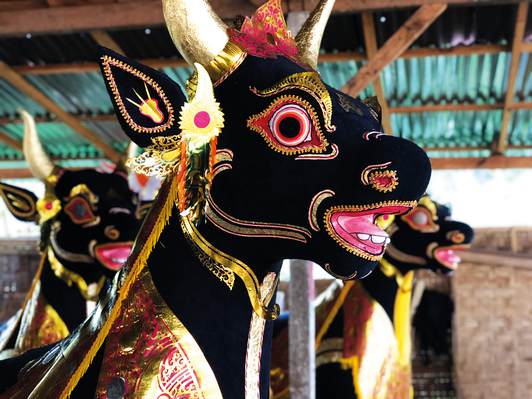 The Bade Makers: Bali's Coffin Craftsmen - NOW! Bali