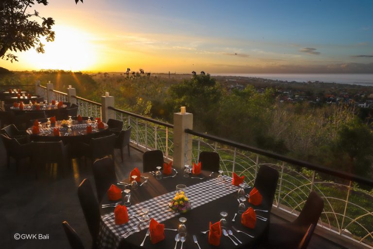 Dining with Unparalleled Panoramic Views at Jendela Bali Restaurant ...