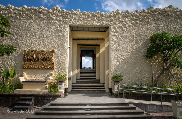 Dining with Unparalleled Panoramic Views at Jendela Bali Restaurant ...
