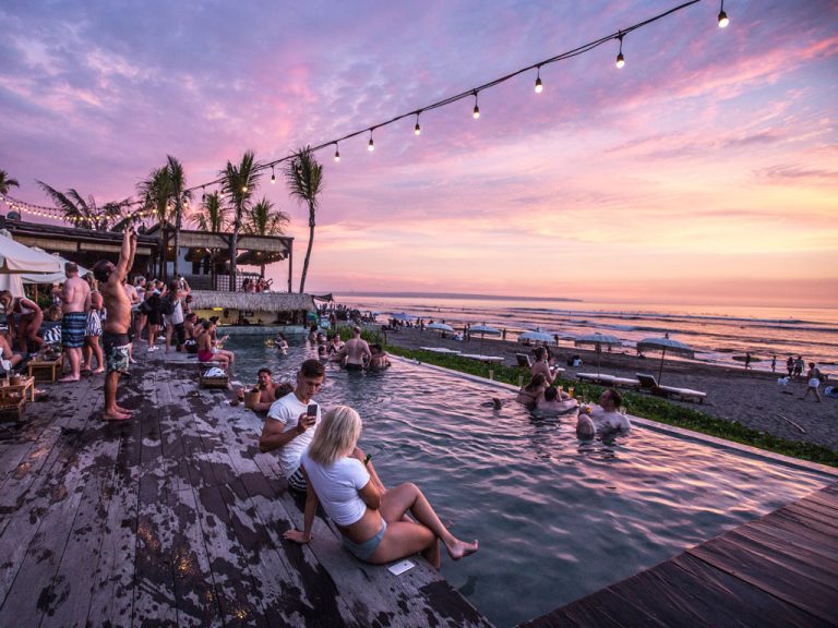 Roosterfish Beach Club : Best Spot in Pandawa - NOW! Bali
