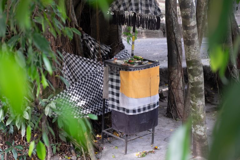 Kain Poleng : Bali’s Chequered Cloth of Balance - NOW! Bali