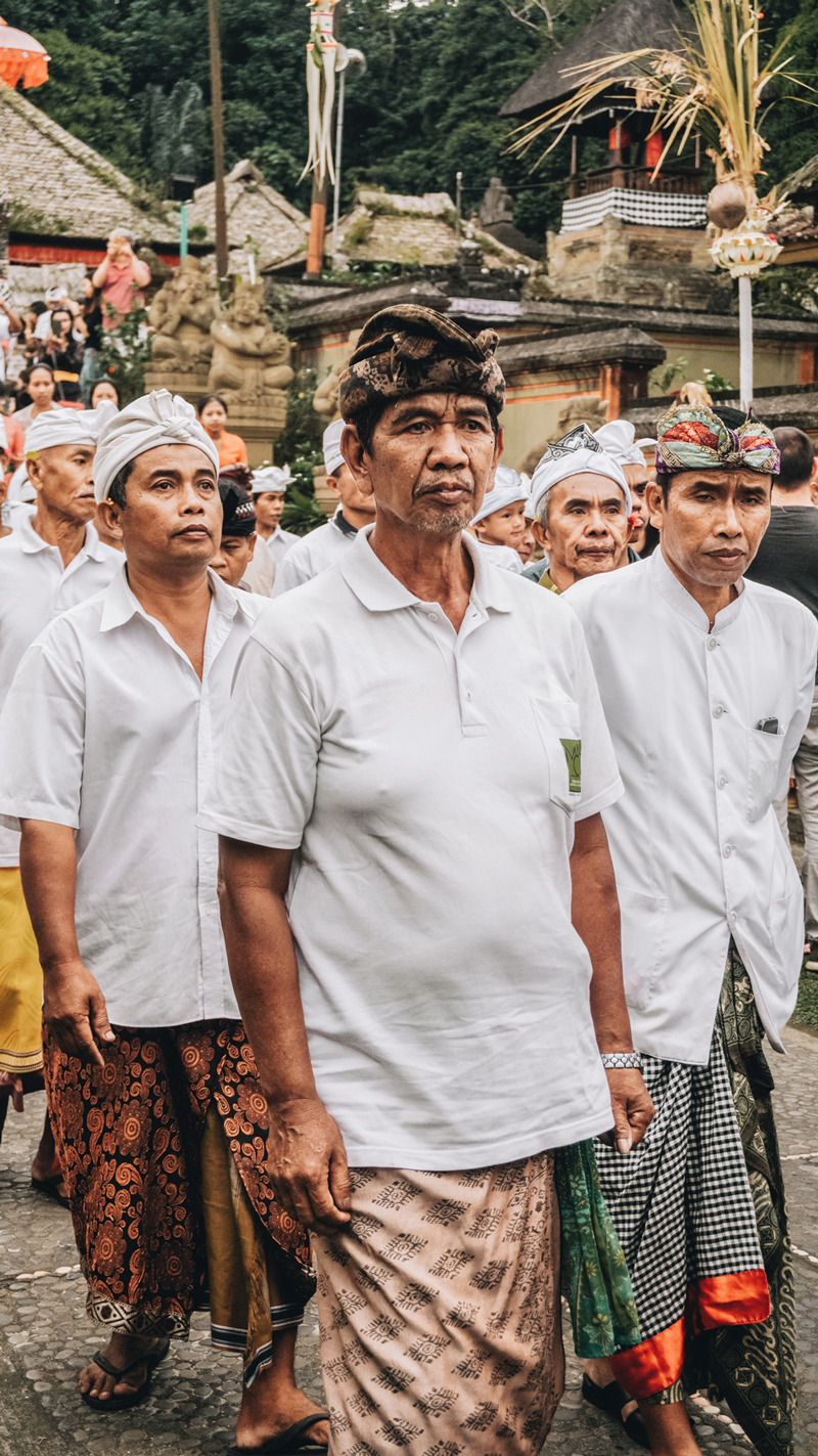 Traditional Balinese Clothing: Guide on What to Wear, Symbolism & More