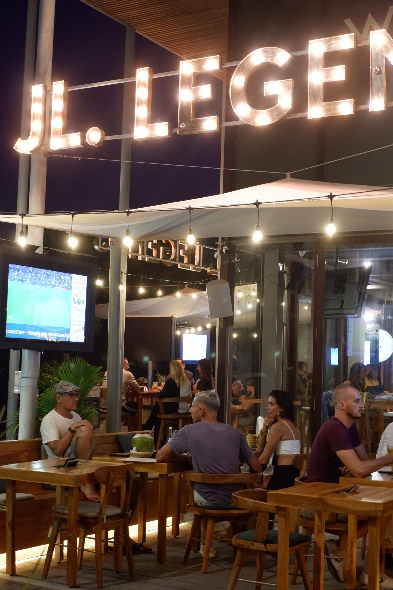 JL LEGENDS Bistro Bar and Sports Celebrate 1st Anniversary - NOW! Bali