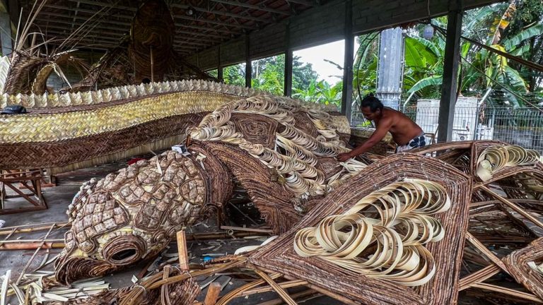 Make a Scene Bali: Leaf Weaving in New Dimensions - NOW! Bali