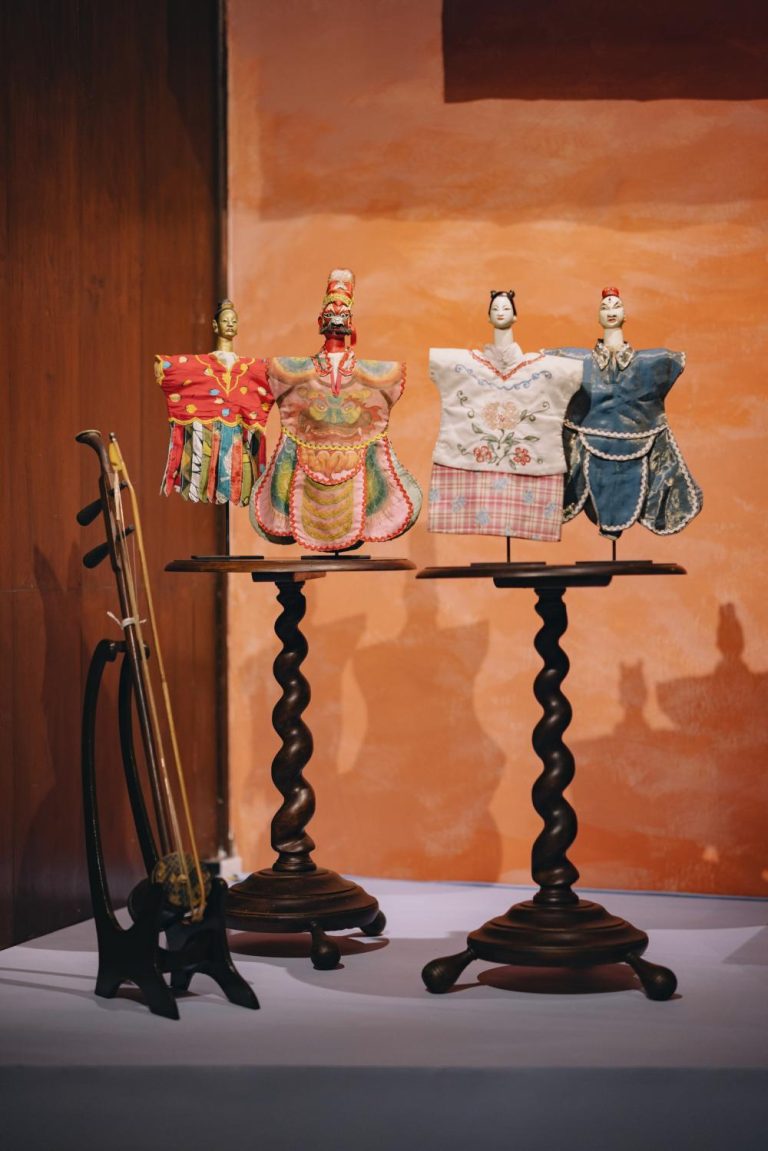 Pasang Surut: An Exhibition of North Java’s Exquisite Batik Textiles ...