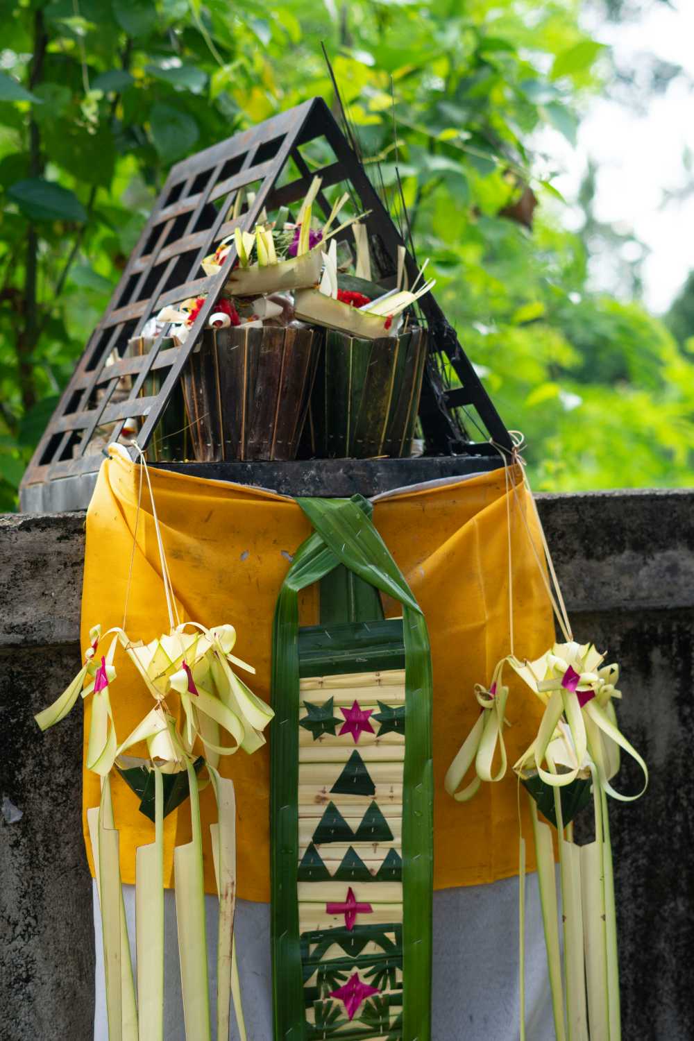 Lamak: Sacred Palm-Leaf Decorations - NOW! Bali